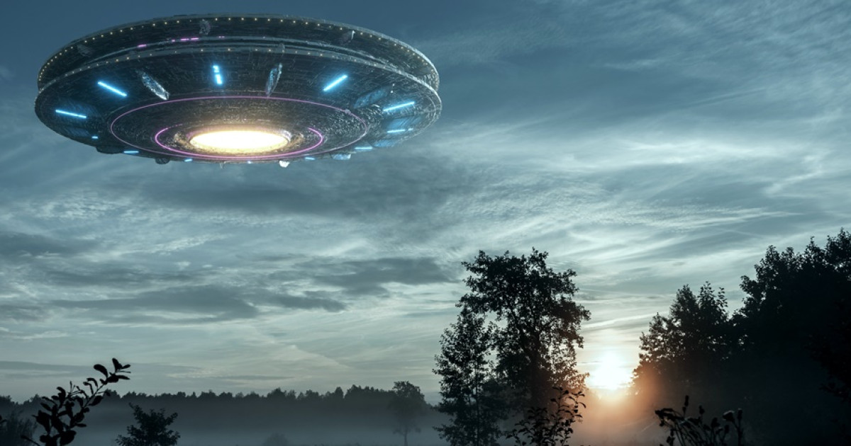 Megbénult a forgalom: mindenki az égen feltűnő UFO-t videózta, az ...