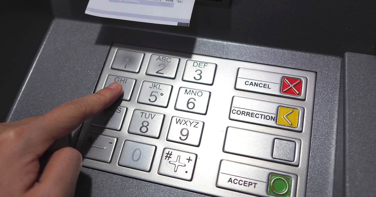 Ezek az ATM-ek őrülten nagy összeget húznak le a számládról, a szakértők szerint is kerülni kell ...