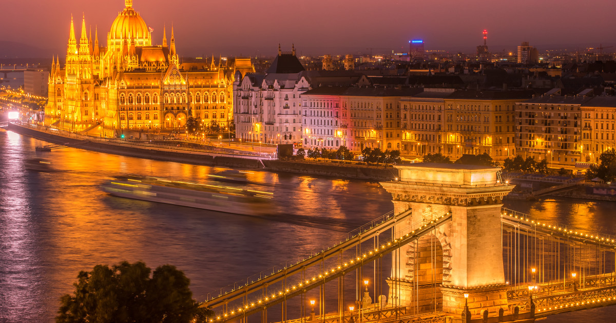 Magasan repült az utasszállító, amikor fotó készült Budapestről ...