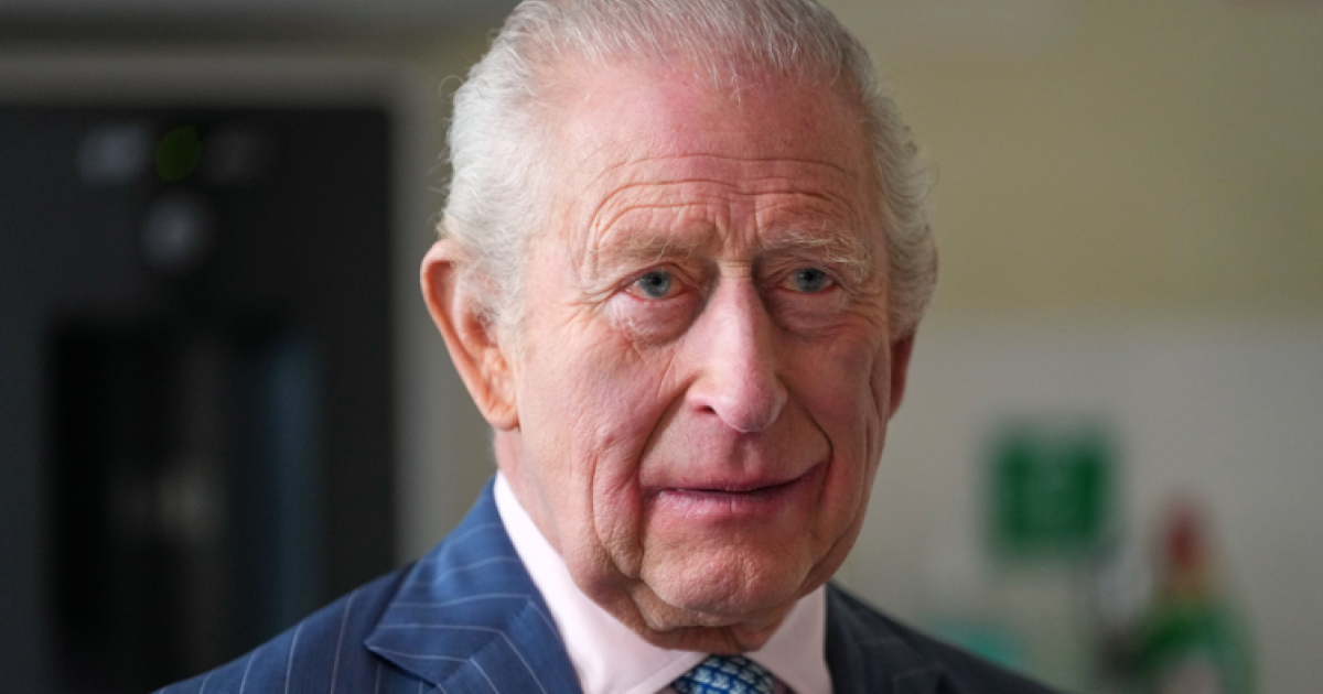 Károly keményen lehordta Harryt: a herceg köpni-nyelni nem tudott apja ...