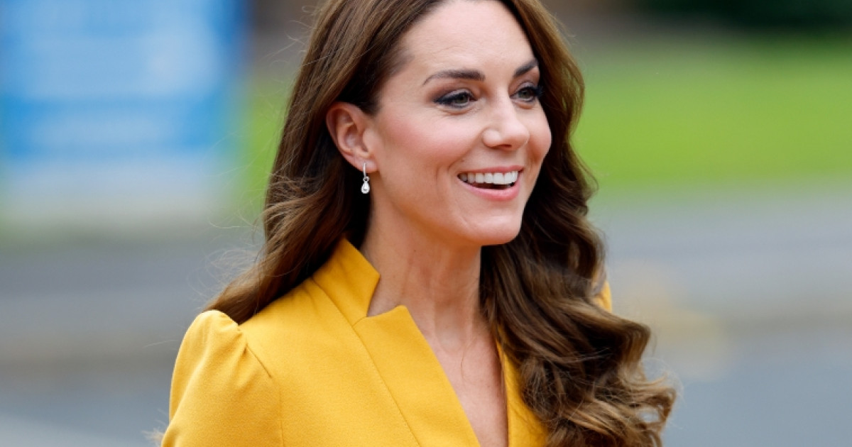 Katalin kódolt üzenetet közvetít a ruháival: ezt jelenti, ha sárgát ...