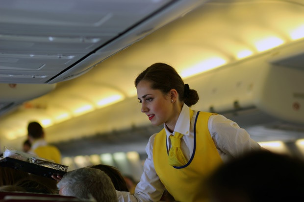 Ezt a jelszót használják a légiutas-kísérők, amikor flörtölni ...